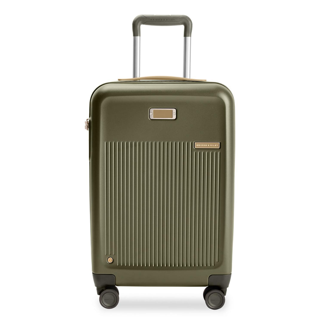 How to Track your Luggage with Airtags – Briggs and Riley