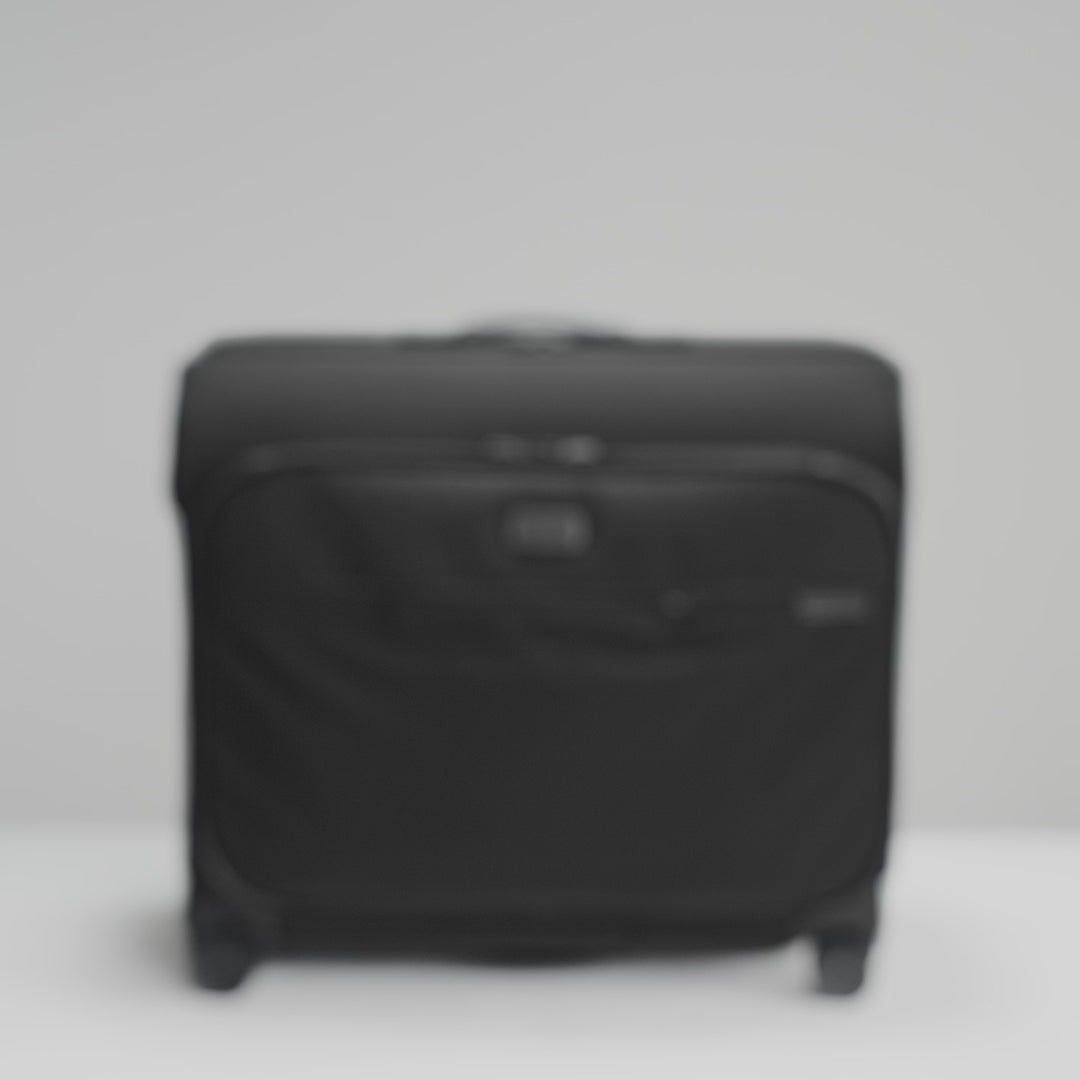 Deluxe Wardrobe Garment Bag by Baseline | Briggs & Riley